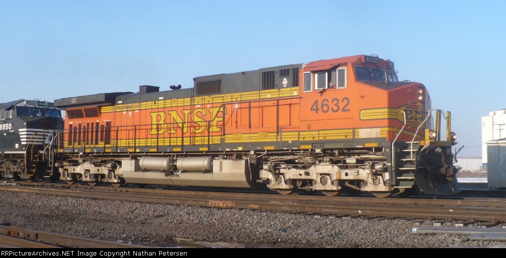 BNSF 4632
